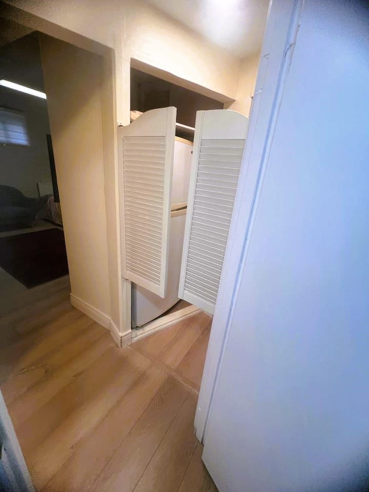 Renovated Mill Pond 1-bedroom Separate Basement - Vaughan