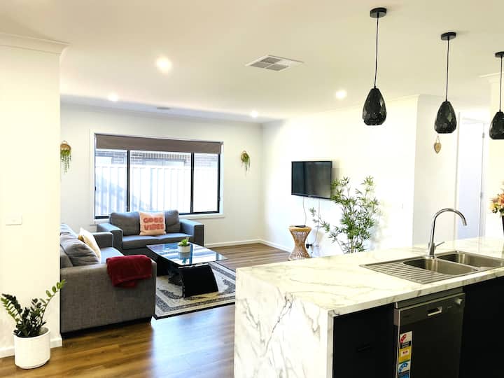 Home (Ann's Nest) In Thurgoona Albury Wodonga - Albury–Wodonga