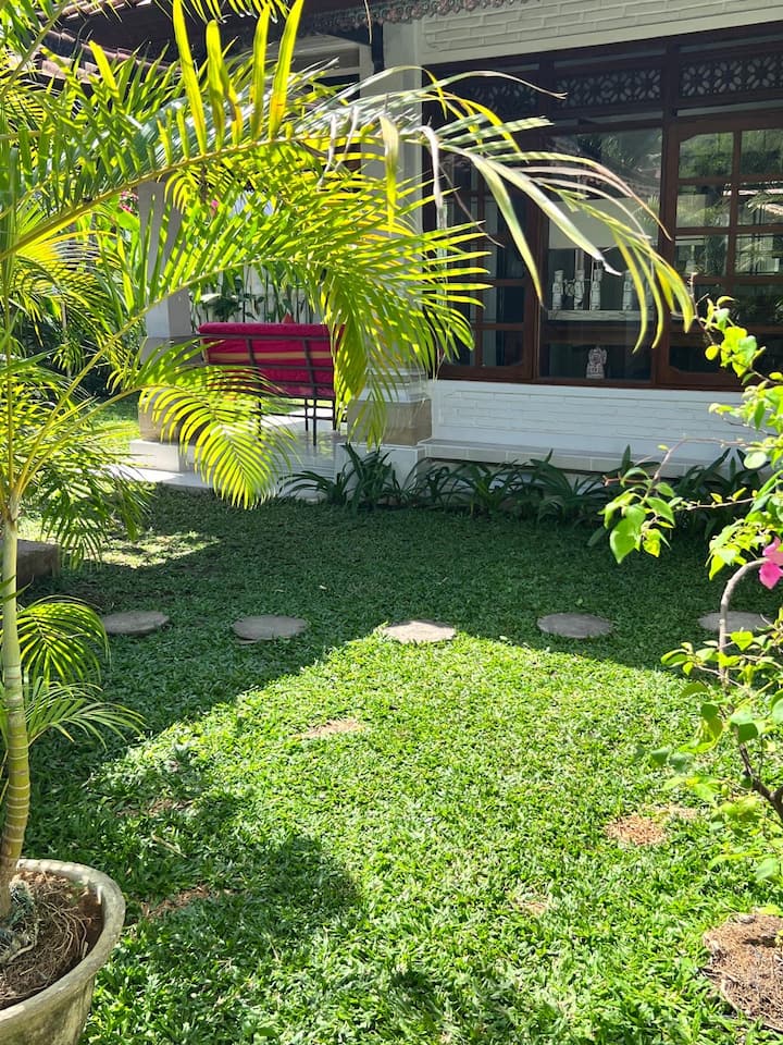 Cozy Private Flat In Sanur With 2 Rooms & Kitchen - デンパサル