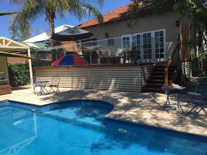 Home In Bayswater - Kalamunda