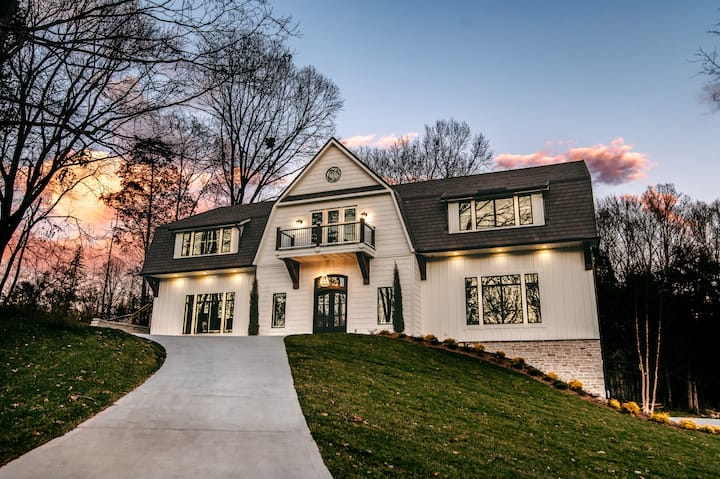 The Manor At Hickory Creek Venue - 
West Knoxville - Oak Ridge, TN