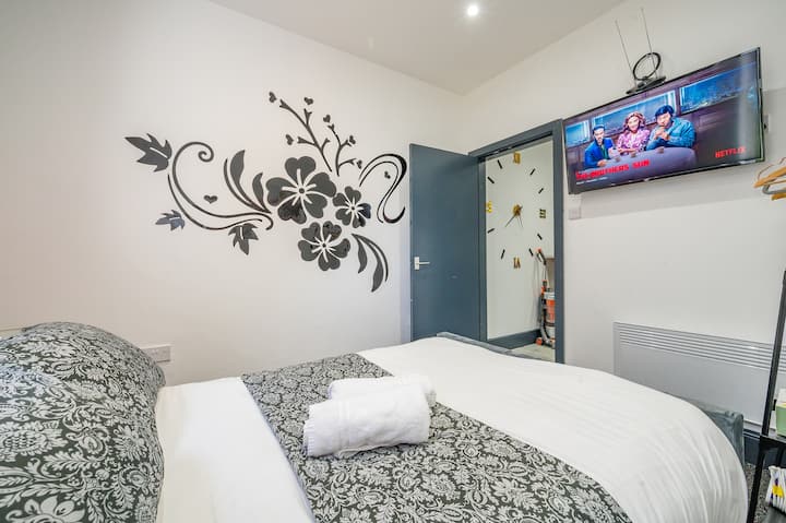 Stylish Ground Floor Apartment In West Yorkshire - Leeds