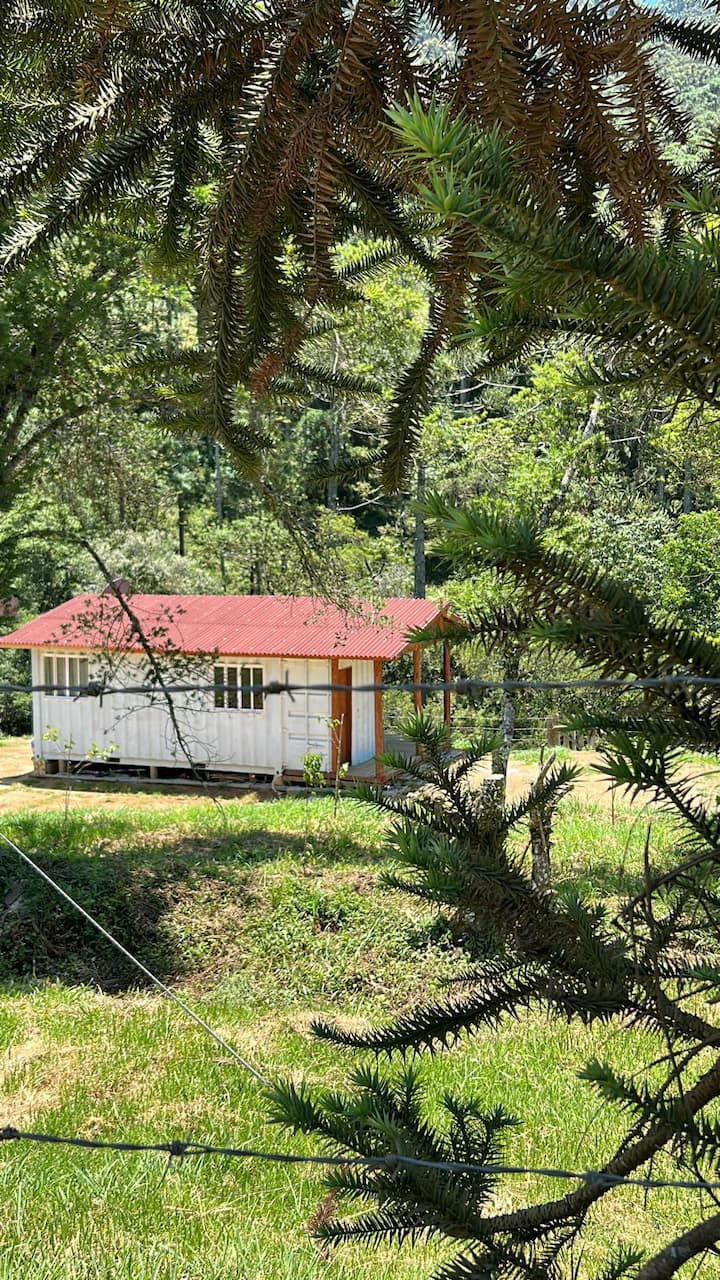Chalé Cachoeira. Juncal - Minas Gerais