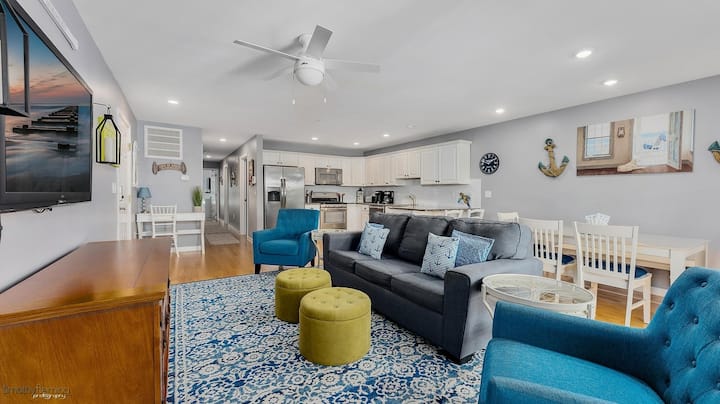 Luxury Modern Condo - Wildwood