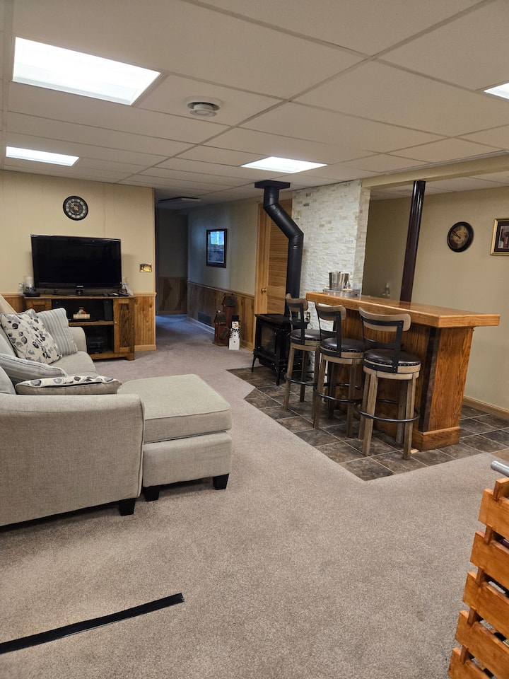 2 Bedrooms To Rent Full Remodeled Basement - Oshkosh, WI