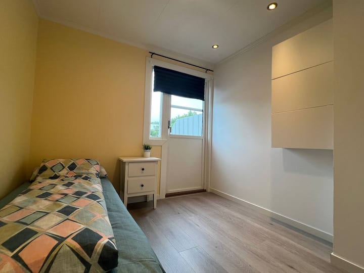 Cozy Urban Single Room - Ålesund