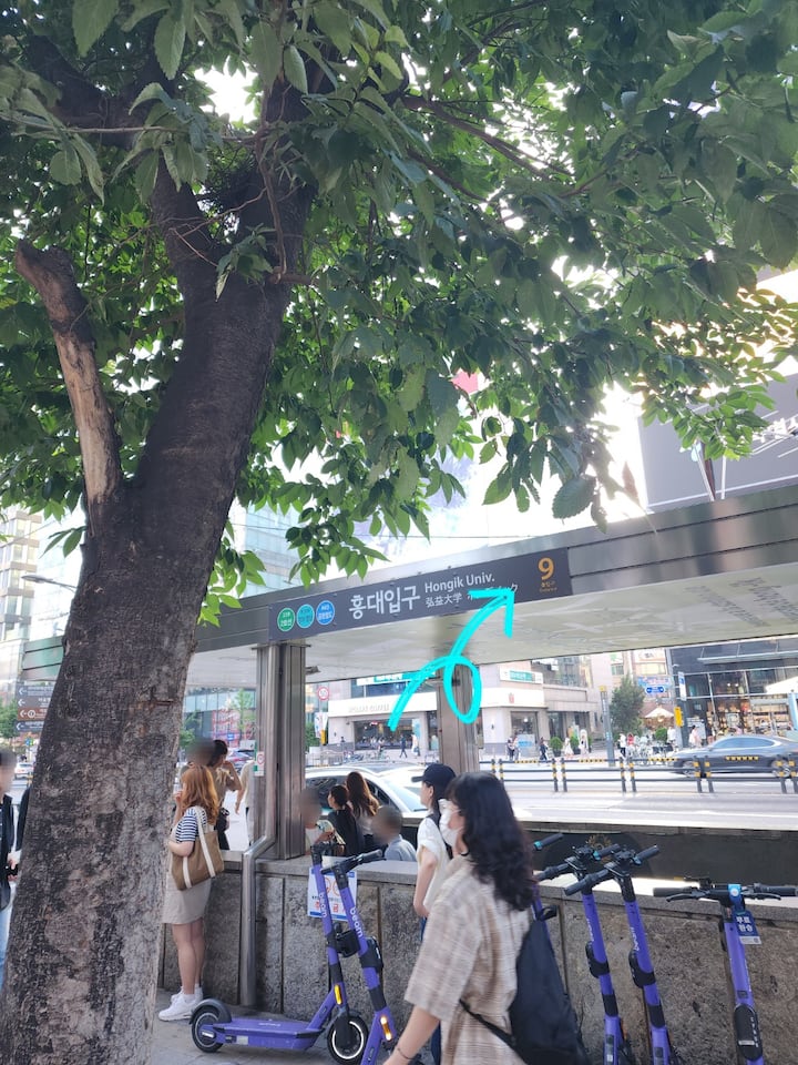 Hongdae 초역세권 가성비숙소 A08 / 전용 - Seoul