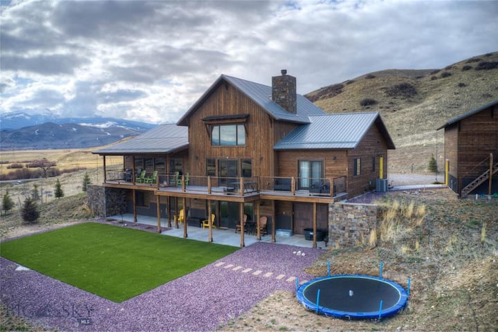 Spacious Cabin Amazing Views! - Ennis, MT