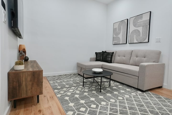 3 Bedrooms 1 Bath, W/parking Ewr American Dream - Newark