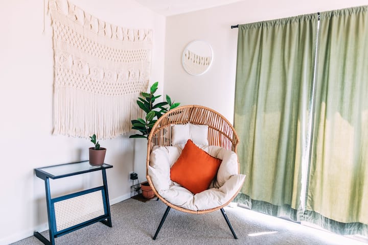 Macrame Stay - Lincoln, NE