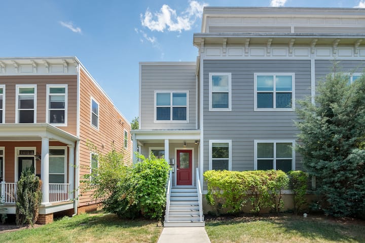 Downtown Condo, Near The James River! - Richmond, VA