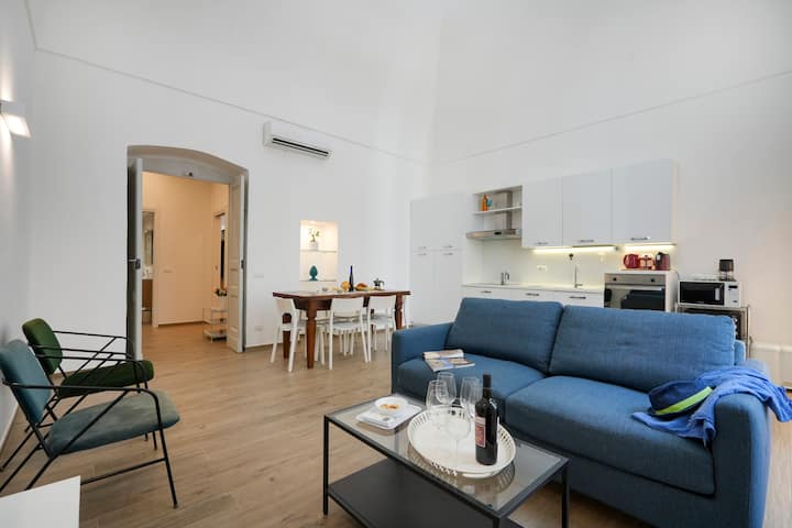 Oriens 24 - Comfy & Roomy Apartment - Bari
