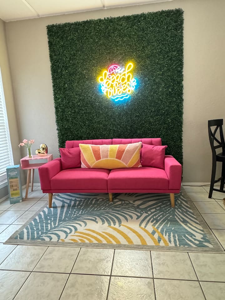 Beach Vibes Condo - Great Location! - South Padre Island