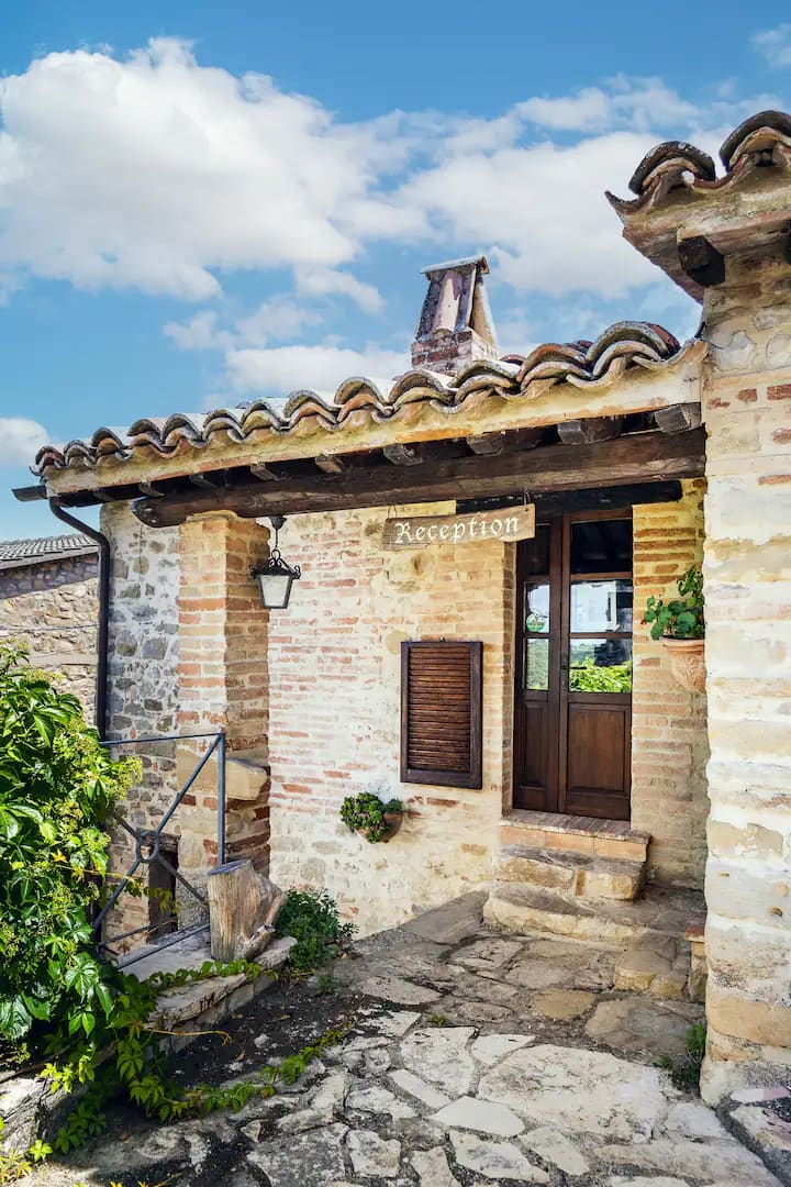 Apt Canonica - Castello Medievale Con Piscina - Umbrien