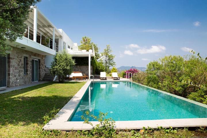 Villa With Private Swimming Pool In Bodrum Yahşi - Gümbet