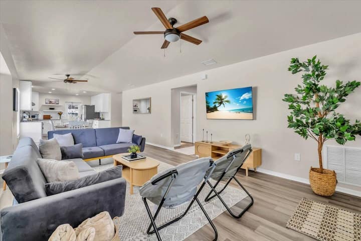 Sarasota | Siesta Key Getaway
Near Utc| Game Room - Sarasota, FL