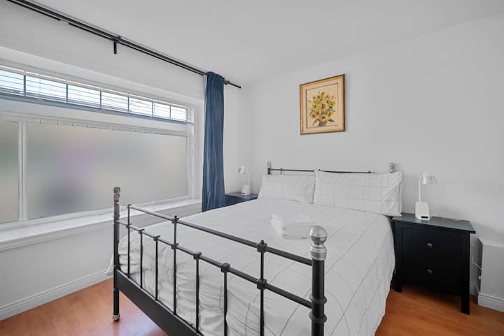 Lovely Ground Floor Suite In Central Vancouver - Vancouver