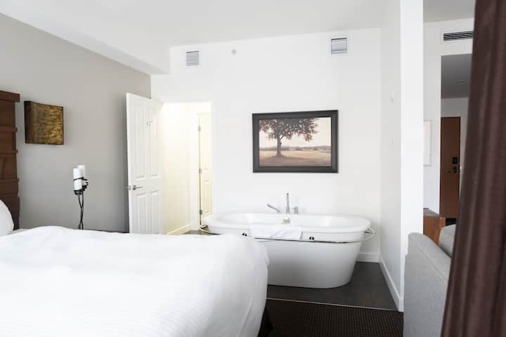 2 Bedroom Mountain Spirit! Heated Pool! Hot Tub! - Kimberley
