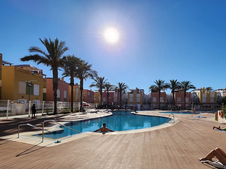 Laguna Beach Relax: Playa, Piscina, Wifi, Parking - Garrucha