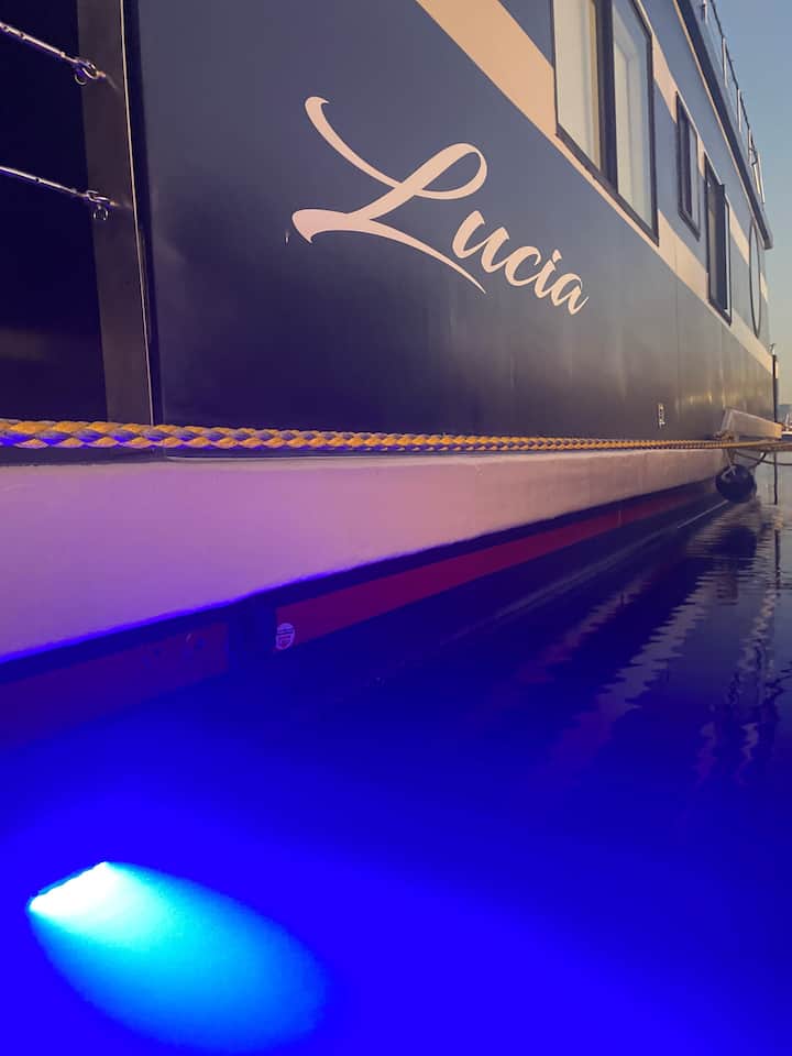 Sleep On The Water Tropical Boat Stay Cairns - Cairns