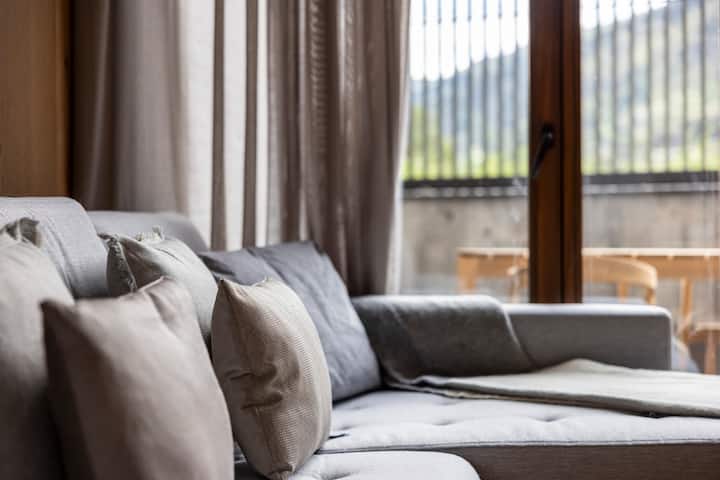 Mountain Gem: Next To Ski Slopes! ~Gym~sauna~pool - Pas de la Casa