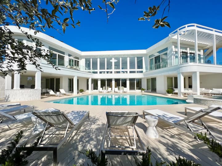 Oceanfront 8,000sf Masterpiece! - East Hampton, NY