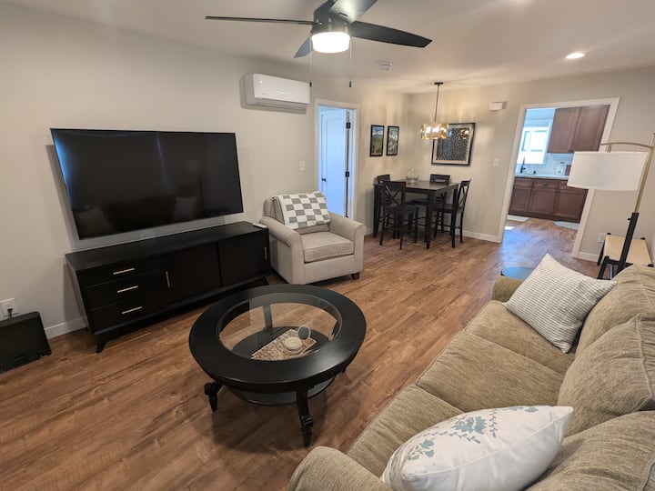 Spacious 1 Bedroom Near Downtown - Livermore, CA