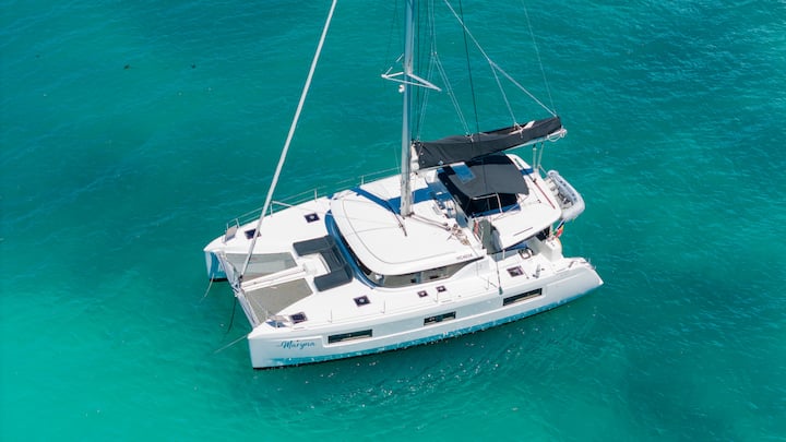 Maryna Sailing Cat (With Crew) - Victoria