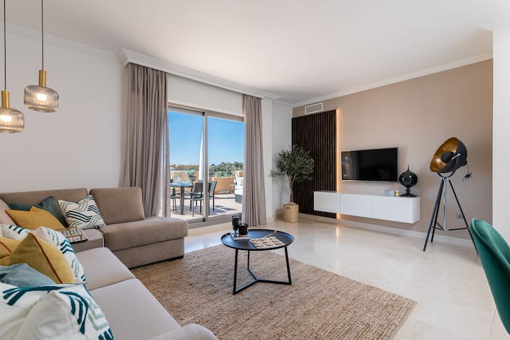 Sea View 2br Penthouse W Private Terrace & Parkin - Selwo Aventura