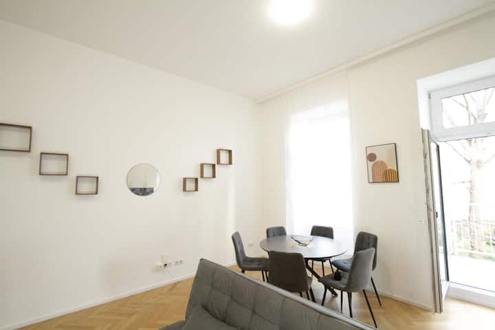 2 Bedroom + Balcony, Leopold - Vienna
