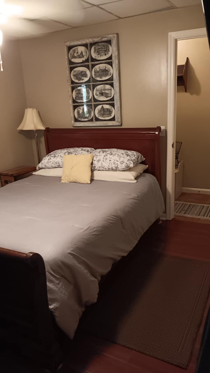 In-town Private Room Convenience - Helen, GA