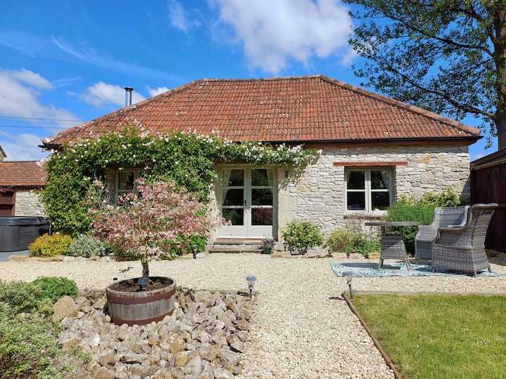 Pippin Lodge, Luxury Hot Tub, Nr Pilton Somerset - Somerset