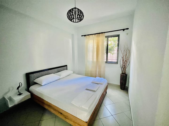 New 2-room Apartment With Free Parking - Sarandë