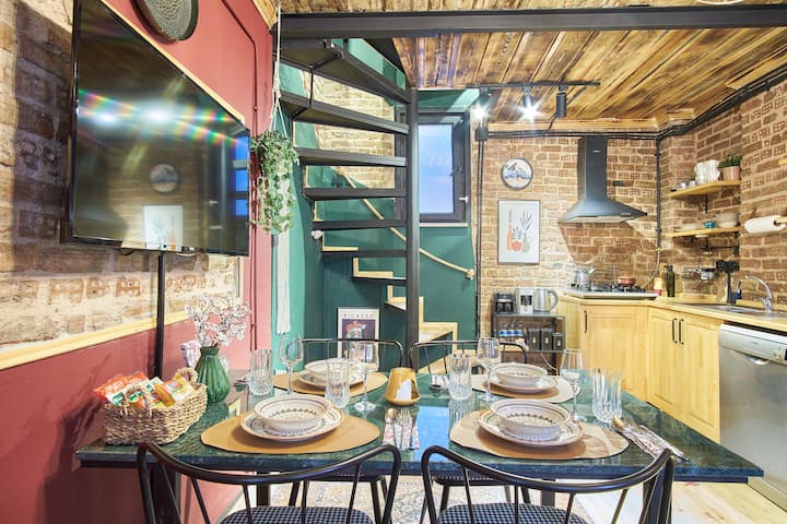Detached Ethnic House W/terrace - Balat