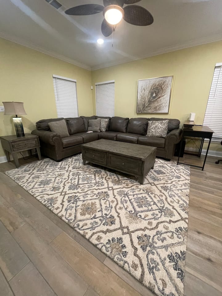 Business Ready Or Game Day-great Location -Lsu/su - Baton Rouge, LA