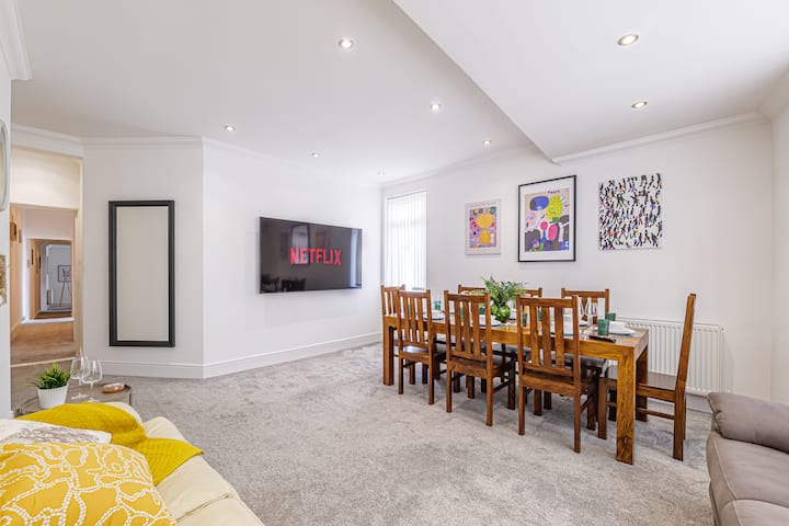 Luxury 4 Bedroom Apartment Southsea - Free Parking - Portsmouth