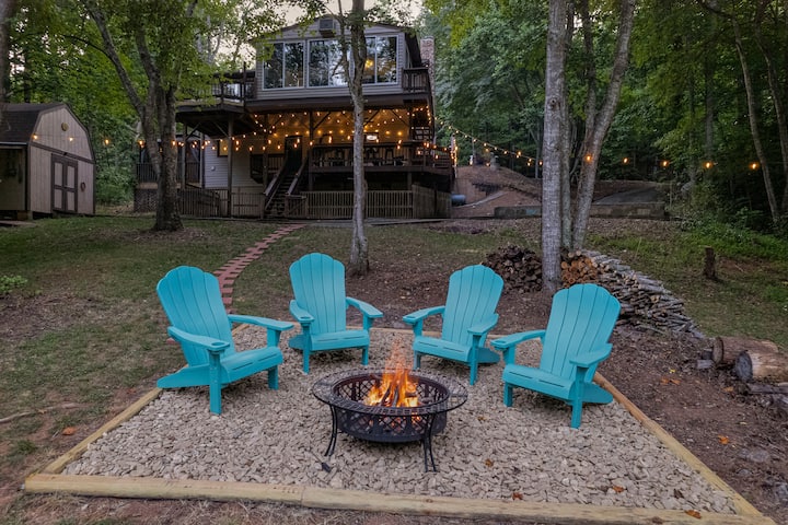 Hot Tub! Pond Retreat | Theater, Sauna, Fire Pit - Lake Lure, NC