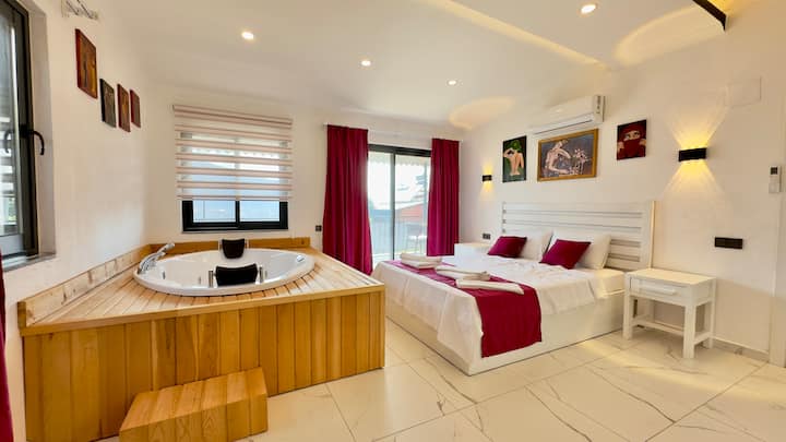 Kaş Kalkan Da Jakuzili Suit Dairenizde Rahatlyn - Kalkan