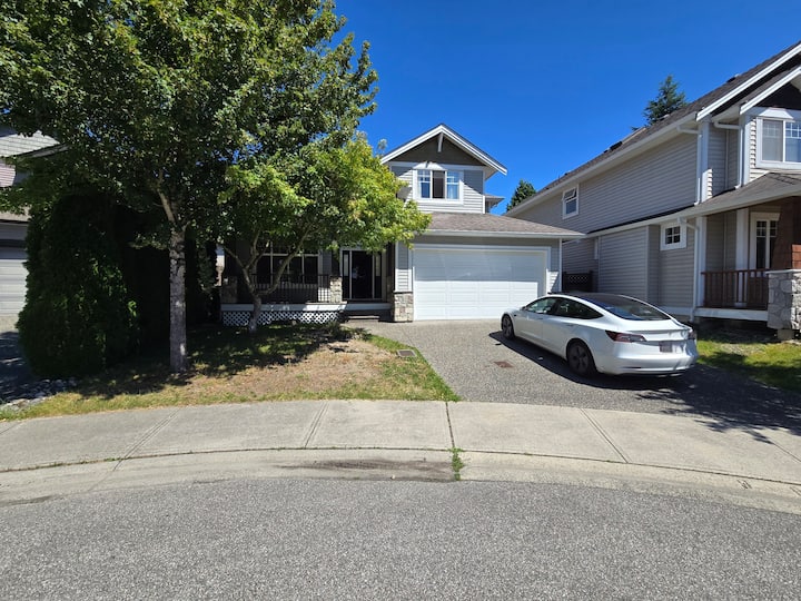 4 Beds Spacious Comfort - Langley