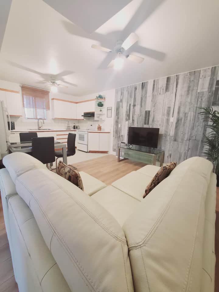 Le Cosy For Familys, Home Work - Longueuil