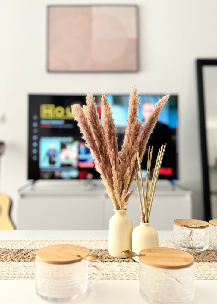 Mnc Border/new/bed&sofa/smarttv/blackout Shutters - Monaco