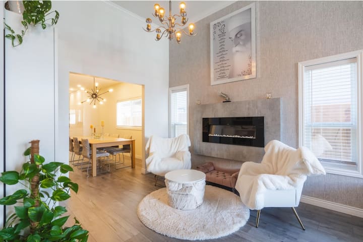 Queensbridge Bedroom - Delta