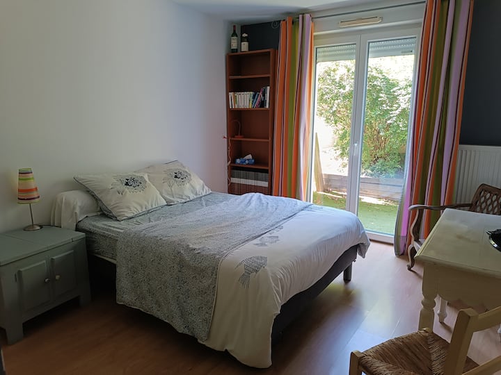 Chambre Centre-ville/monastère - Bourg-en-Bresse
