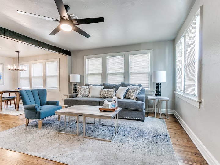 Elegant And Spacious Half Duplex In Plaza District - Midtown - Oklahoma City