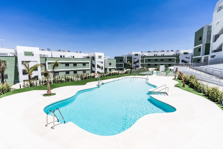 2br Apartment W/ Golf View & Pool - Calahonda