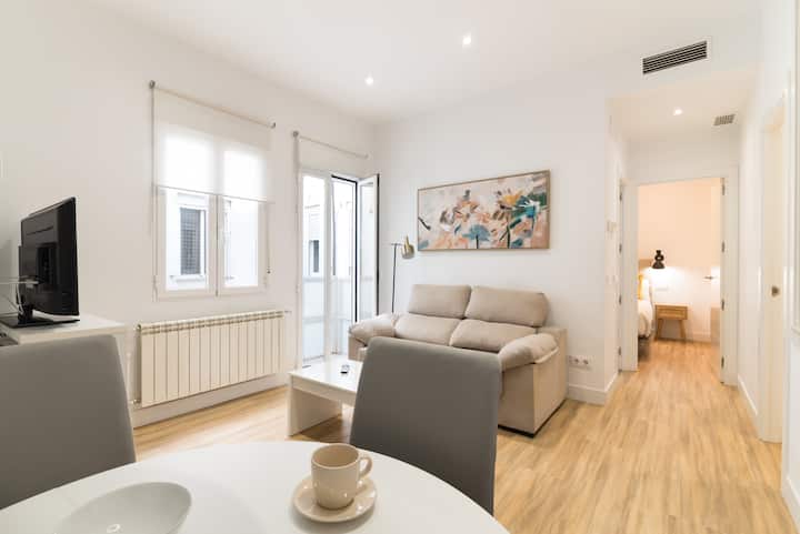 Luz, Diseño Y 2 Baños En El Corazón De Madrid - Madrid