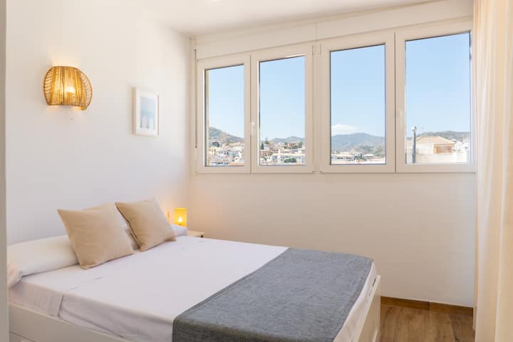 Apartamento Con Terraza En La Playa - Rincón de la Victoria
