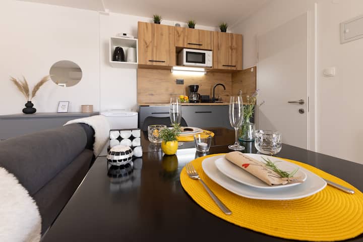 Apartment Lia - Charming Couples' Retreat - Liubliana