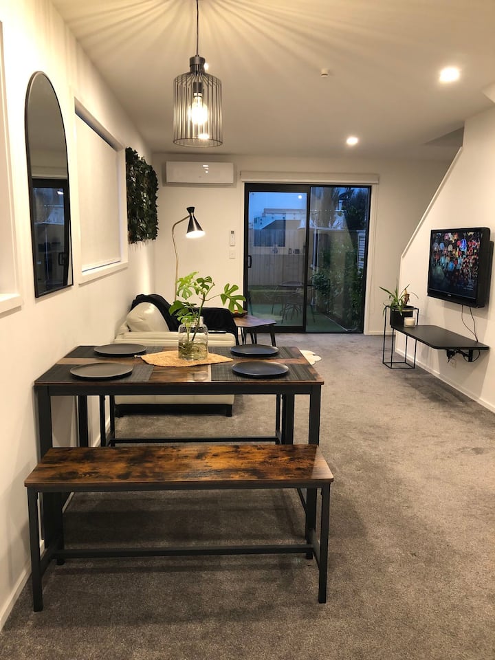 Stylish Townhouse Near Stadium - Christchurch