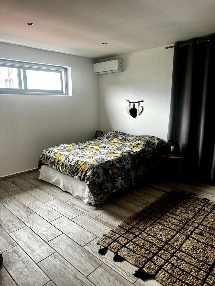 Cozy Caze - Chambre Banane - Saint Joseph